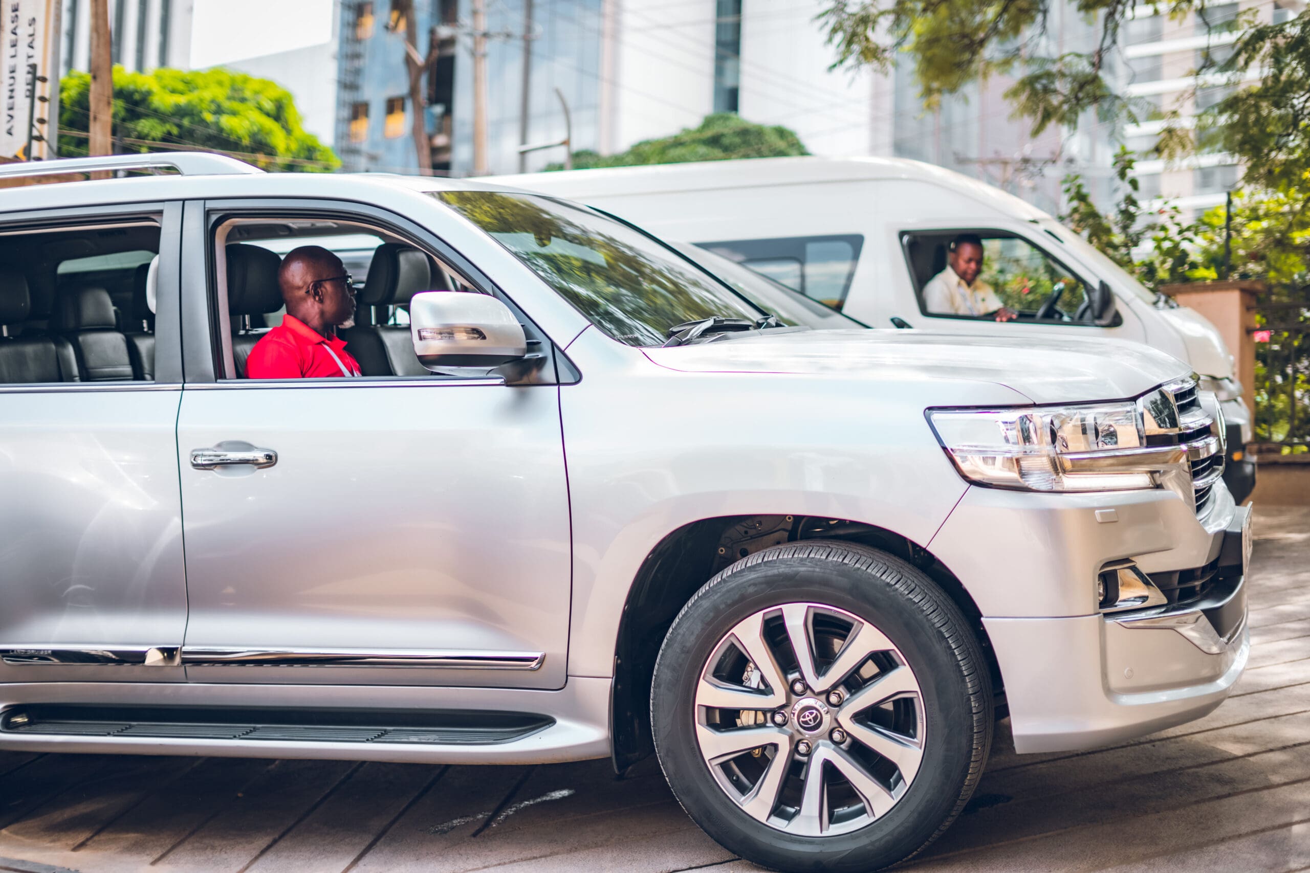 Luxury Fleet Guide: Elite Corporate Vehicles Here